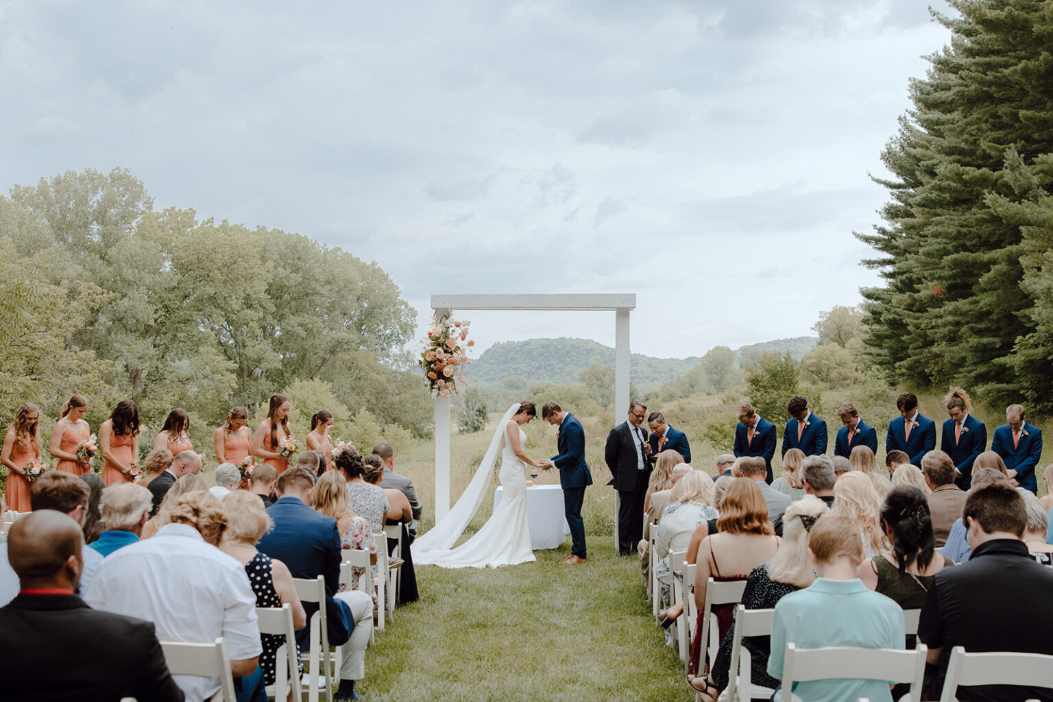 Round Barn Farm Wedding - Minnesota Wedding Photographer